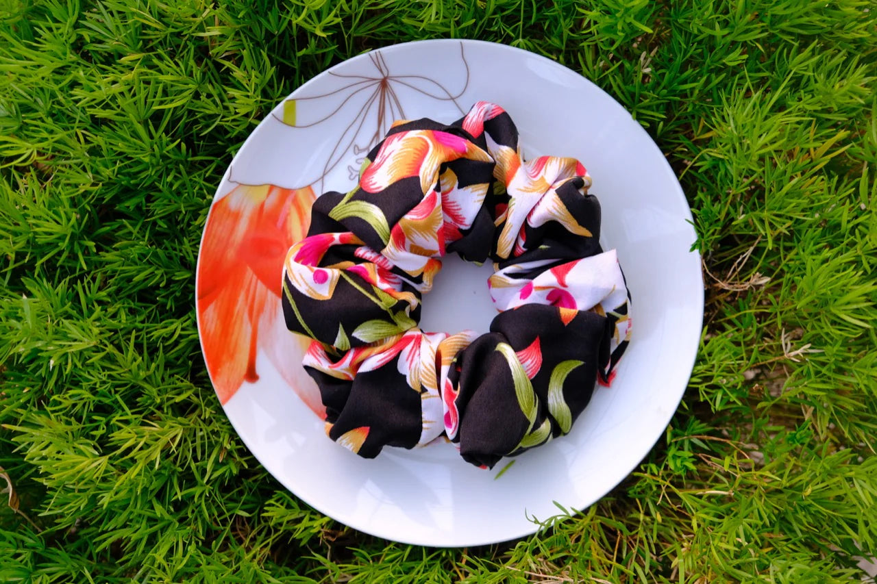 Flower patten 1 Scrunchie – handmadelovebytanya