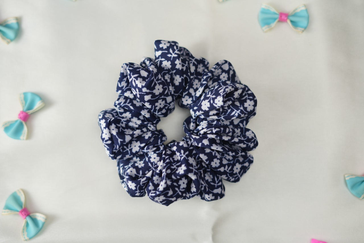 Blue Gypsophila scrunchie – handmadelovebytanya