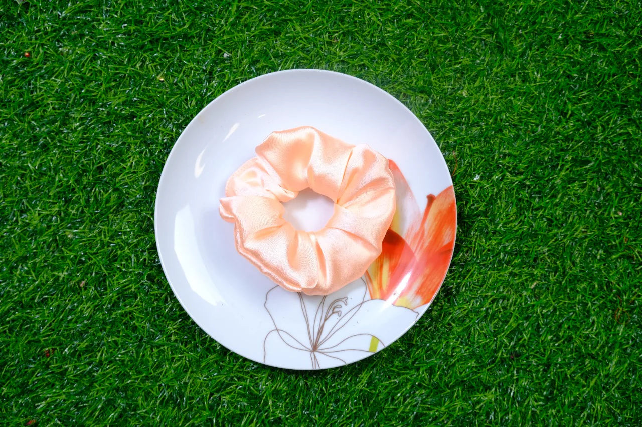 Peach Satin Scrunchie – handmadelovebytanya